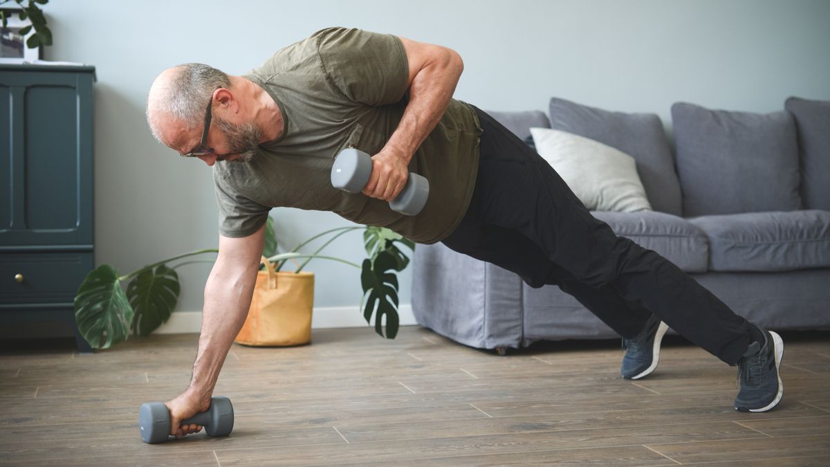 This Fast-Paced Dumbbell Workout For Fat Loss Also Builds Muscle ...